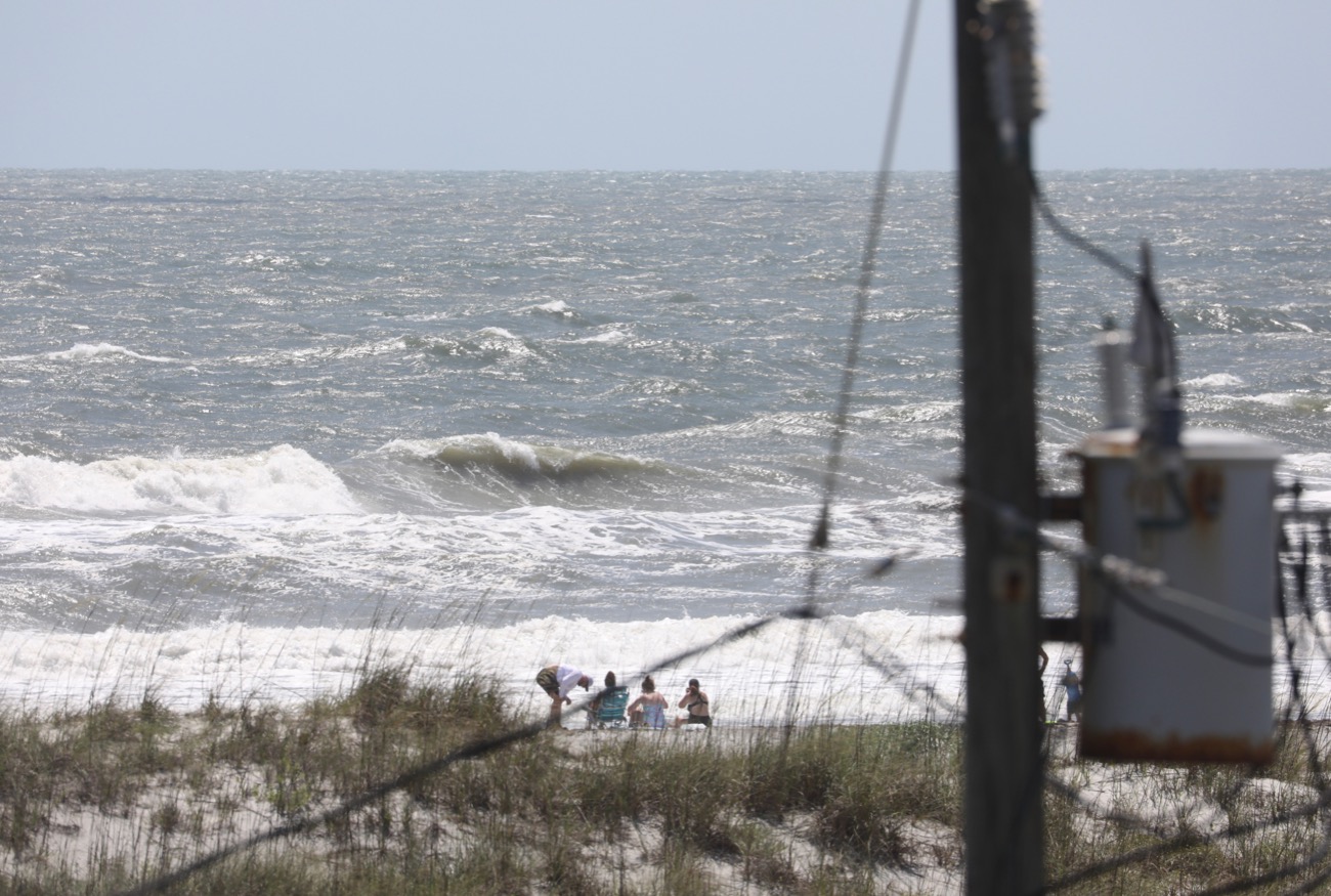Wednesday, June 3, Mid Day to Afternoon - Surf Station Surf Report